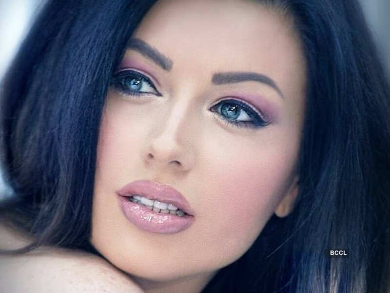 Model left with swollen lips after failed surgery