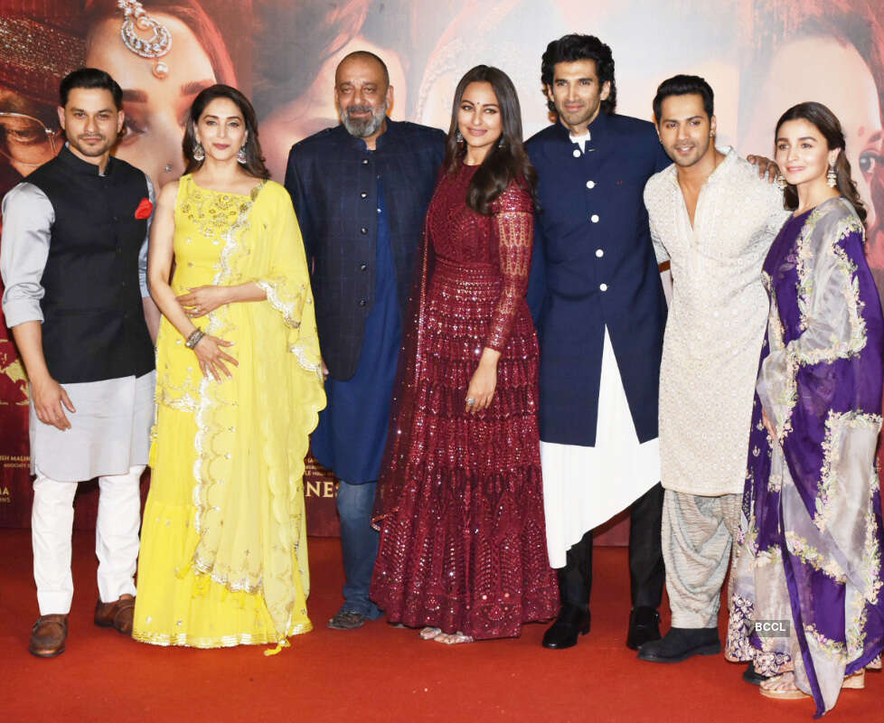 Kunal Kemmu, Madhuri Dixit, Sanjay Dutt, Sonakshi Sinha, Aditya Roy Kapur, Varun Dhawan and Alia ...