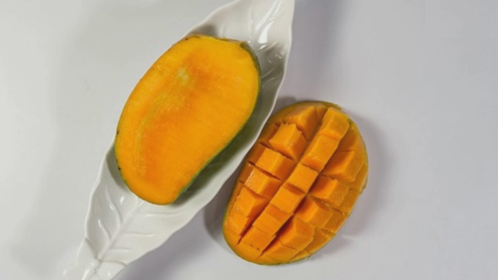 Fun ways to enjoy mangoes at breakfast!
