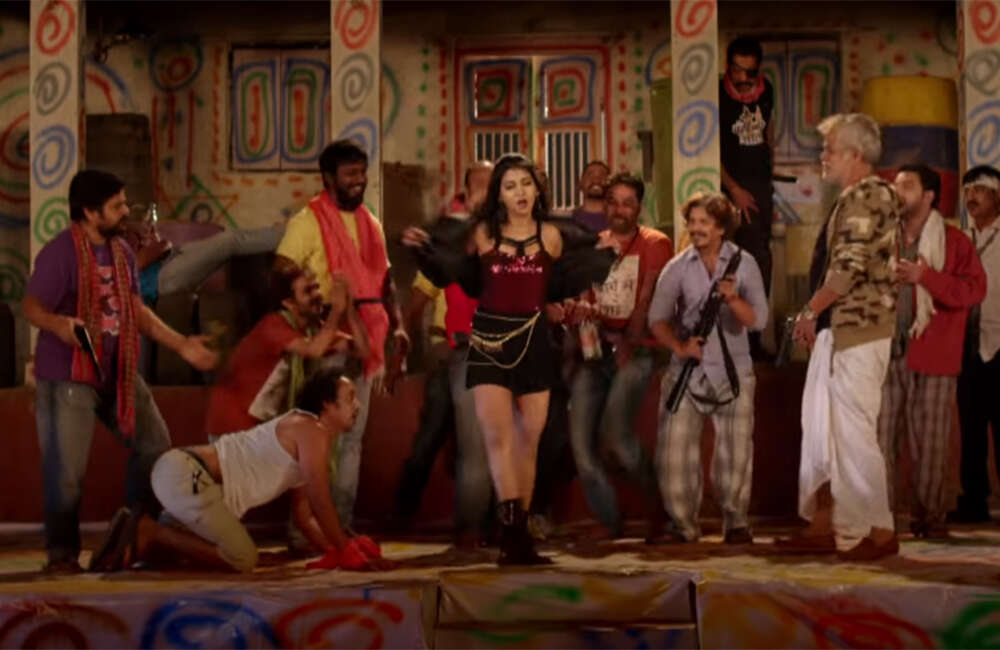 Gun Pe Done Movie User Reviews & Ratings | Gun Pe Done (2019) | Times ...