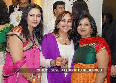 Sangeeta and Prem Grover at the Pre-Diwali bash of Nagpur Round Table ...