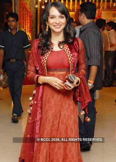 Sangeeta and Prem Grover at the Pre-Diwali bash of Nagpur Round Table ...