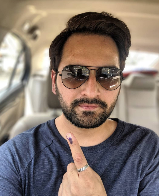 Siddharth Chandekar: Celebs from the Marathi film industry cast their vote, flaunt inkfies ...