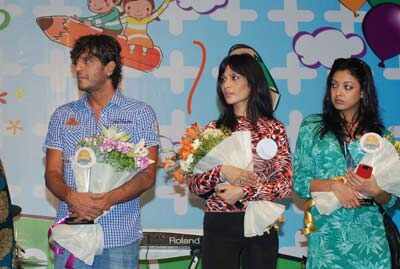 Chunkey Pandey, Anupama Verma and Tanushree Dutta during 'Umeed' event ...