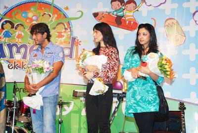 Chunkey Pandey, Anupama Verma and Tanushree Dutta during 'Umeed' event ...