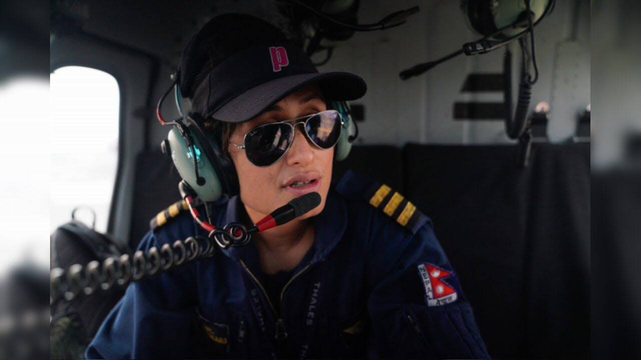 Beauty queen pilot risks her life to save adventurers
