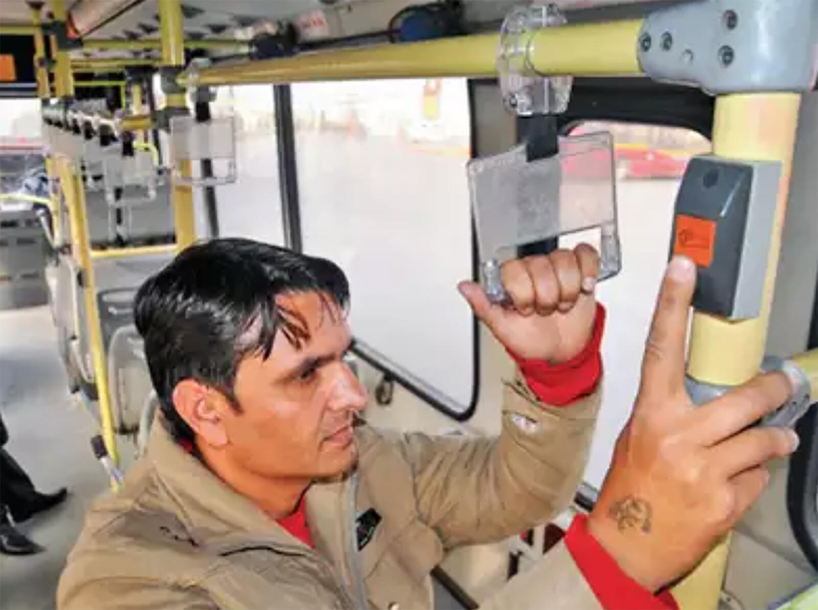 Delhi: Govt to install 10 panic buttons in buses