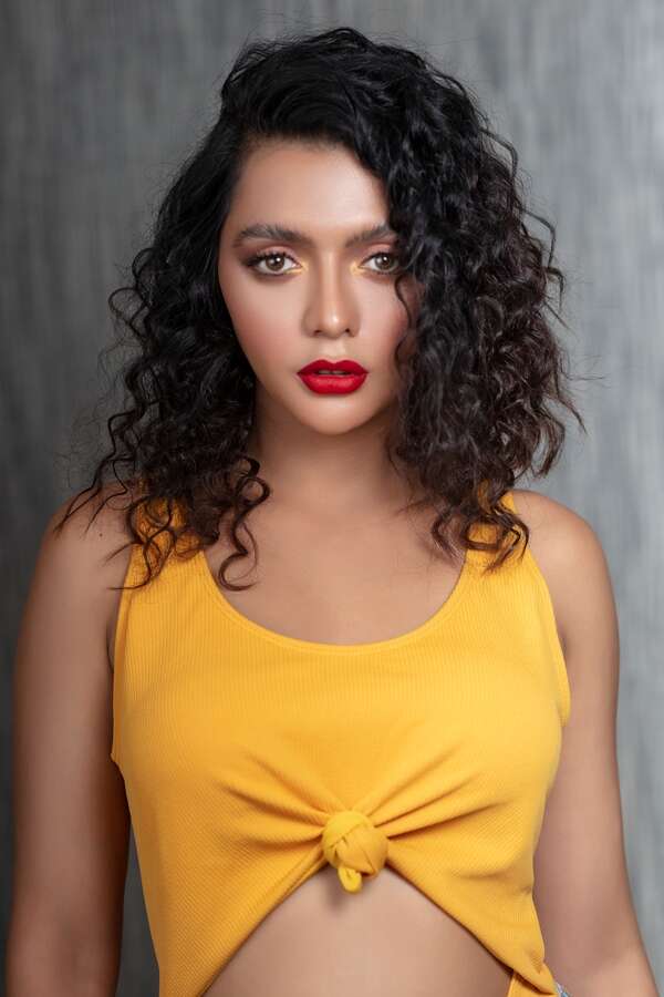 Ruhi Singh’s smoky new photoshoot