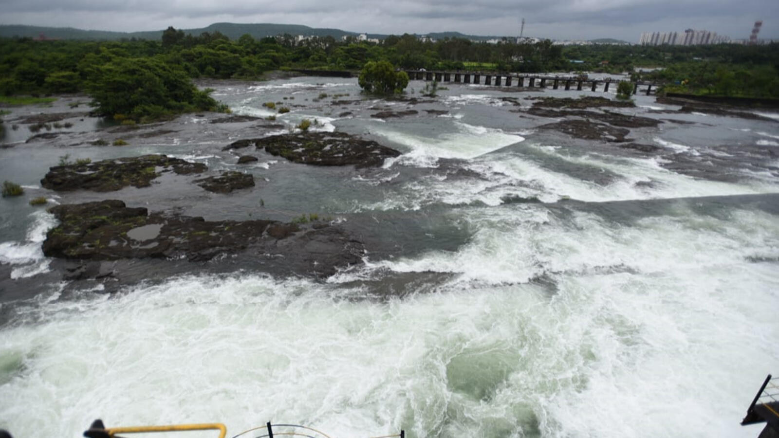 Pune: 3500 cusecs of water released from Khadakwasla Dam into Mutha river