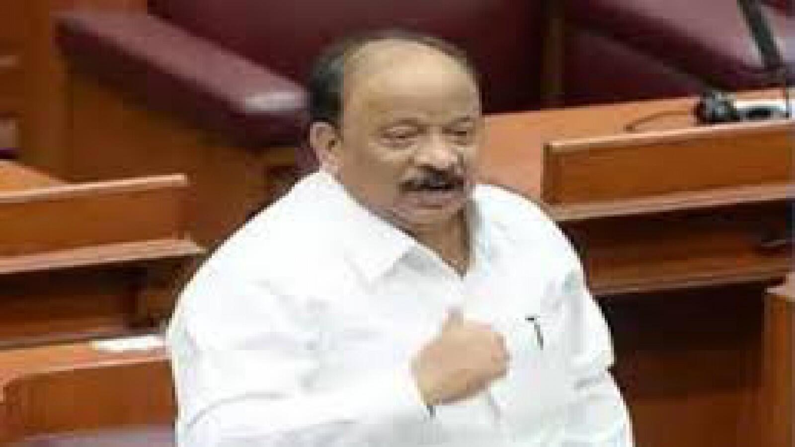 Bengaluru: Congress leader Roshan Baig detained at airport in connection with IMA-Ponzi scheme