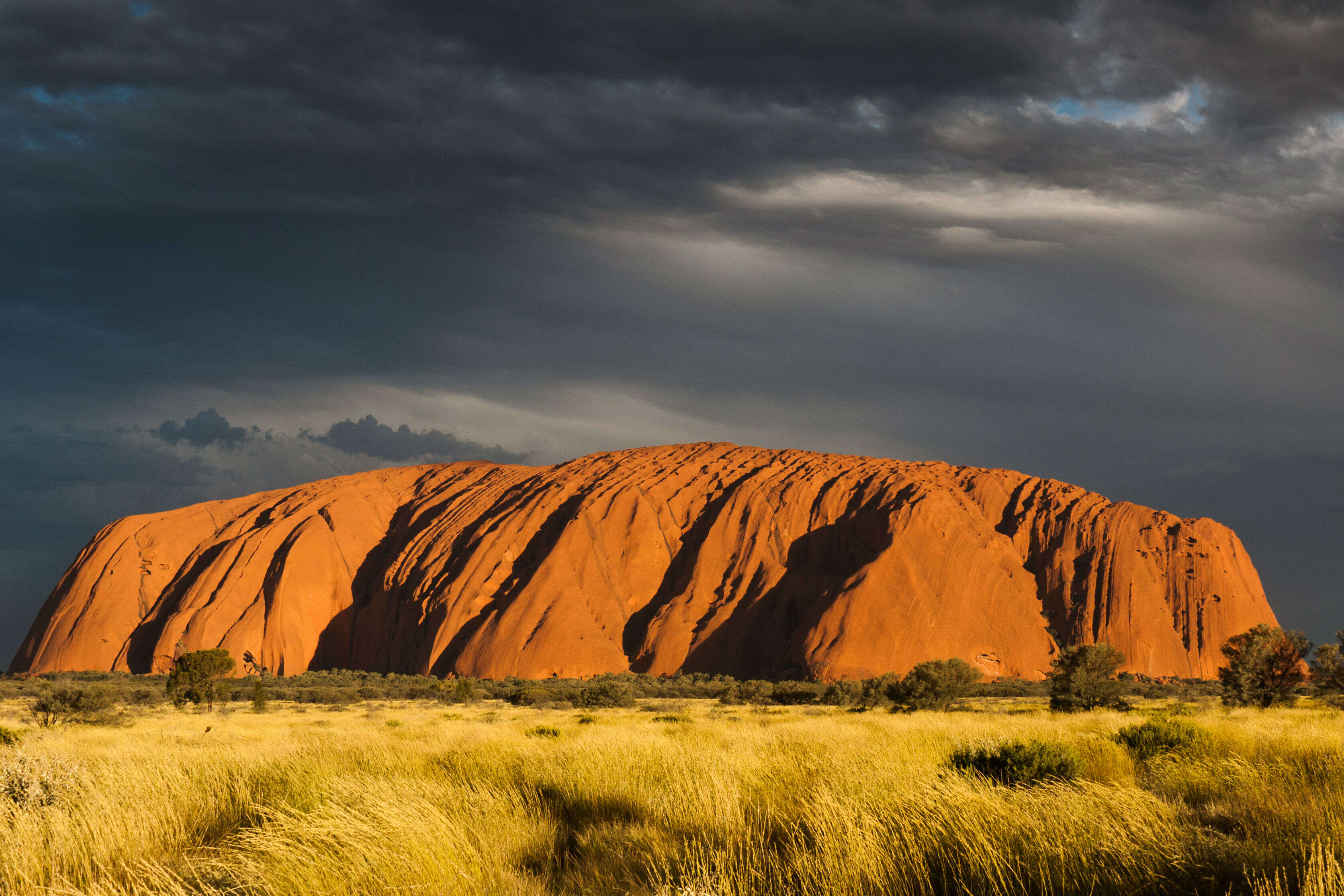 As Uluru climbing ban date approaches, more tourists flock to ...