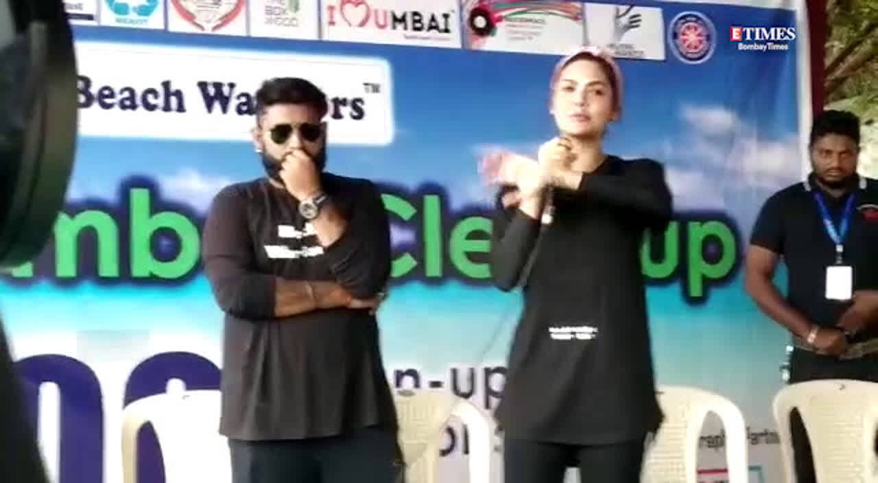 Esha Gupta among others join celebrate 100th week of beach clean-up