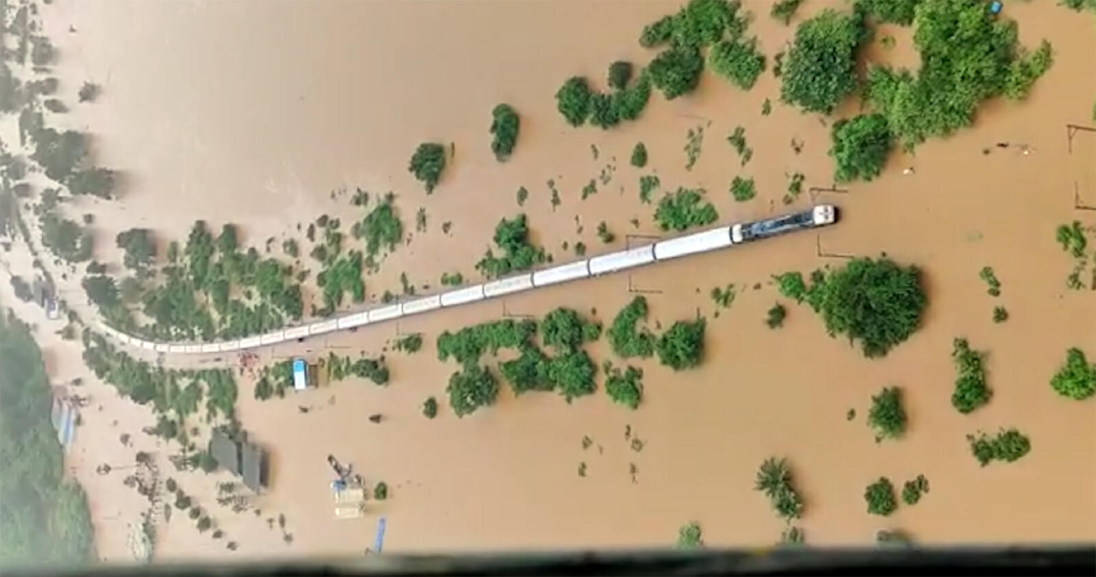 Mumbai Rains: All passengers rescued from Mahalaxmi Express stranded near Badlapur
