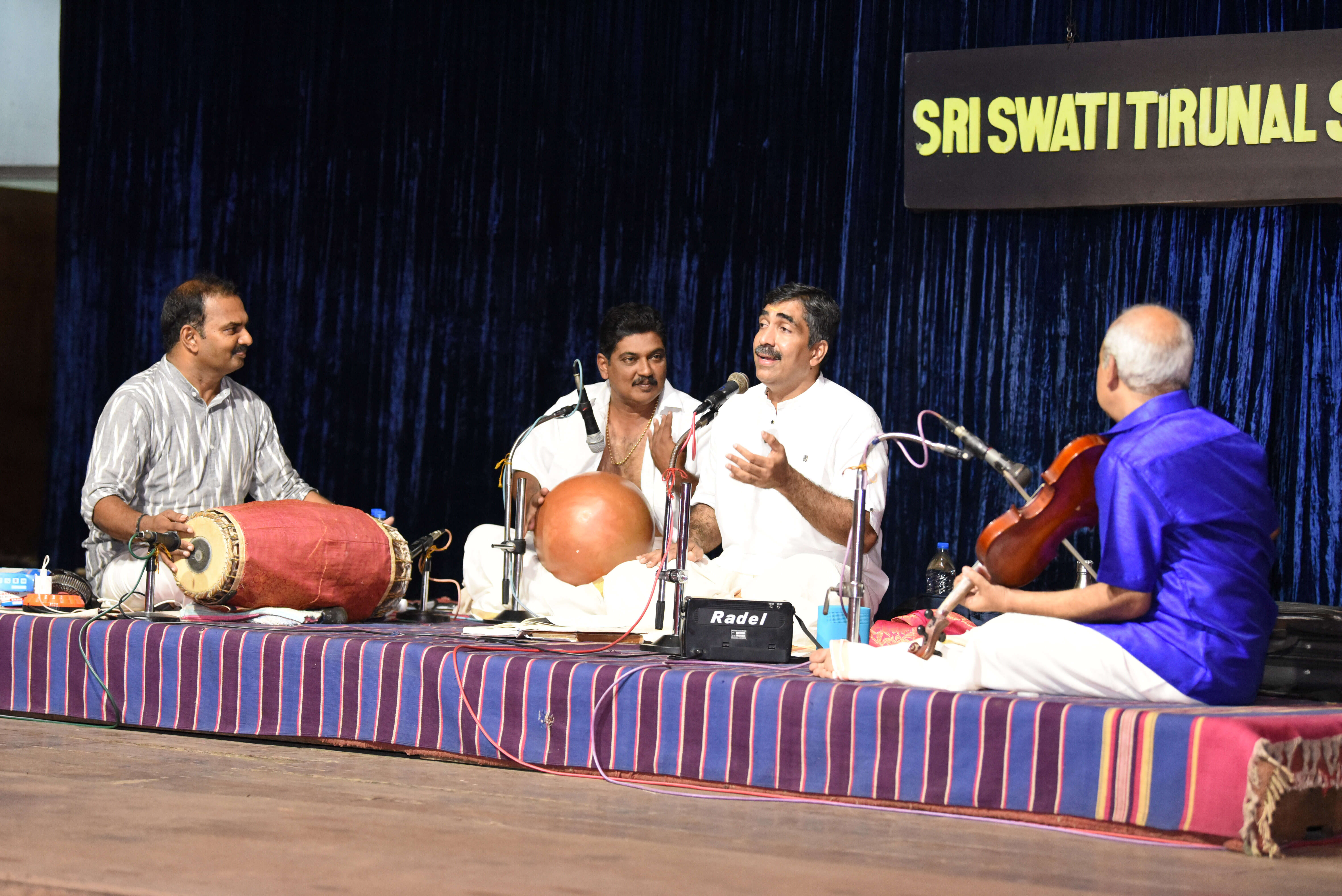 Carnatic music concert: Carnatic music concert by Konniyur Suresh K Nair