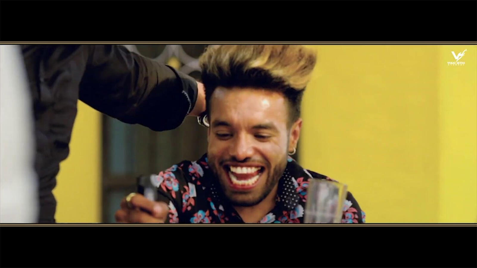 Latest Punjabi Song 'Motor Te Party' Sung By Happy Randev And Geeta Bally