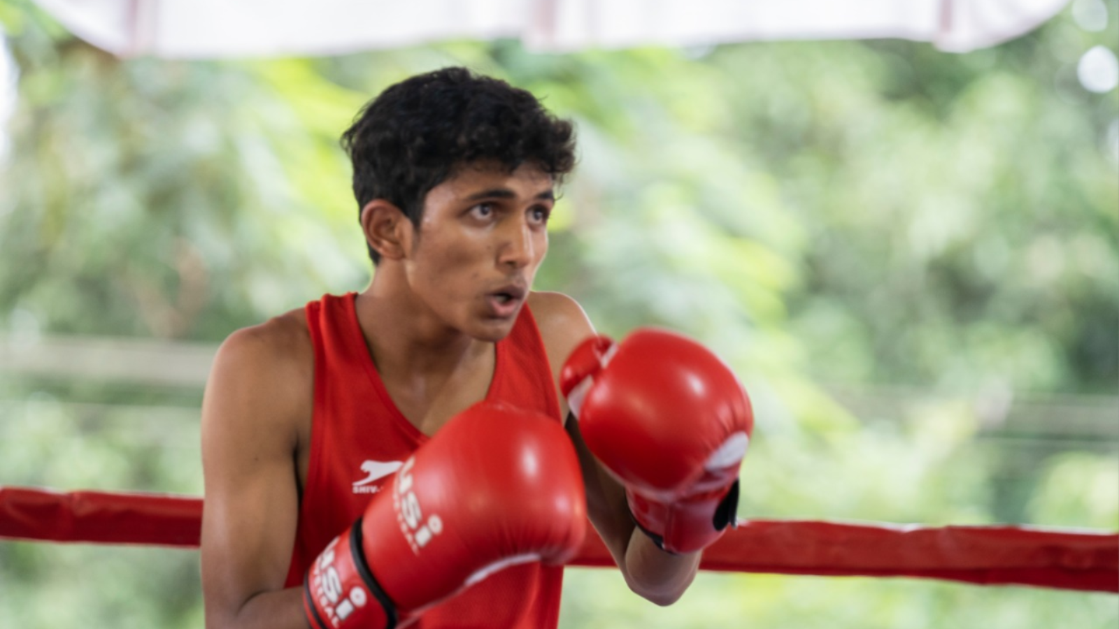 Karnataka boxer swims 2.5 km to attend boxing championship, bags silver