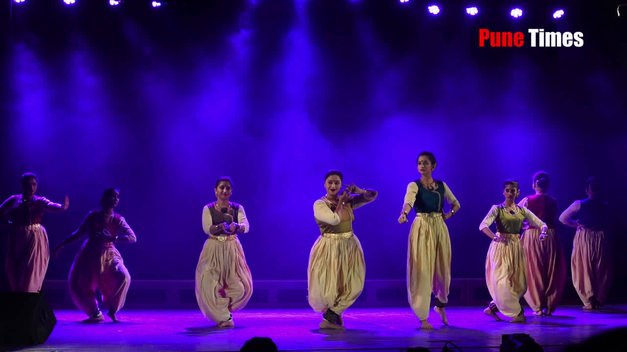 Depiction of women's role in life through dance