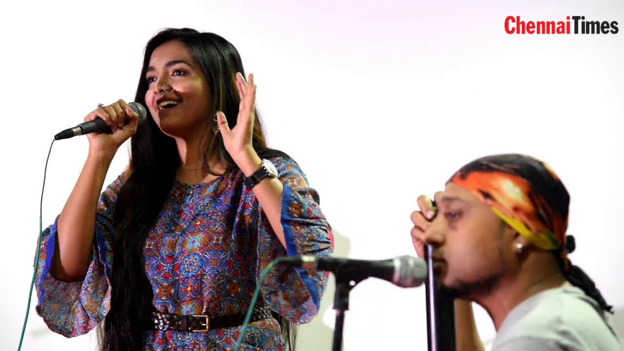 Charumathi sings arabic lullaby at concert