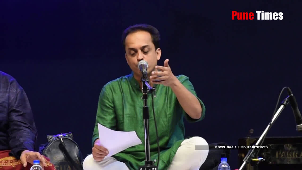 Sandeep Khare reciting Arati Prabhu's poem