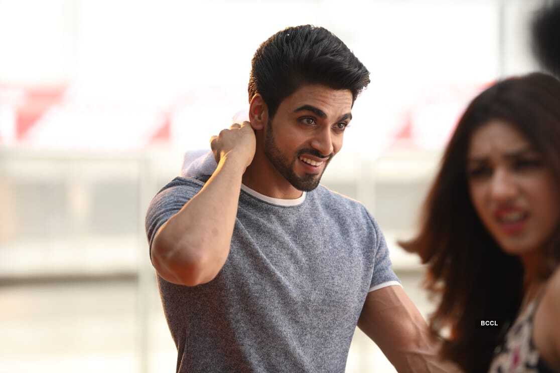 Actor Aakash Ahuja nailed it as a 'baddie' in 'Pal Pal Dil Ke Pass ...