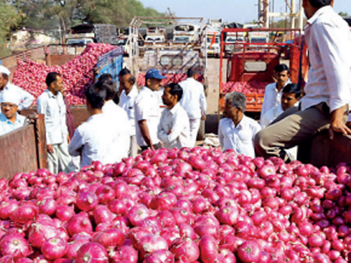 Centre bans export of onion, imposes stock limit on traders to check price rise - Times of India