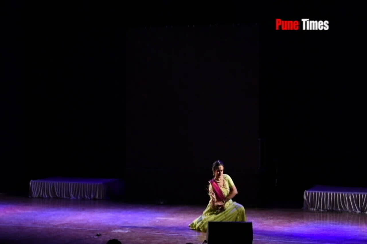 Ameera Patankar performing a Ganesh Vandana at event in pune