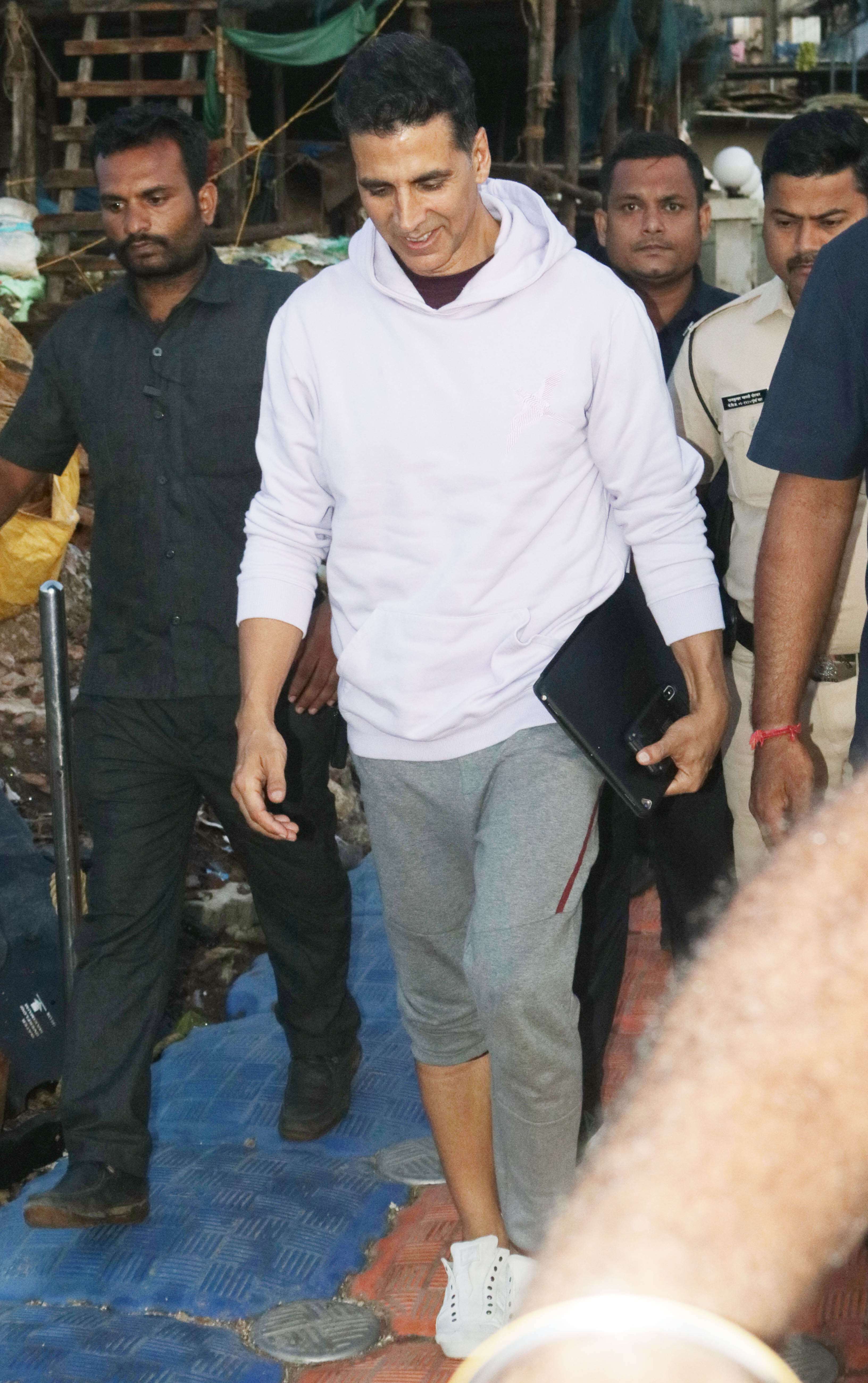 Akshay Kumar is all smiles as he gets snapped in the city; see photos ...