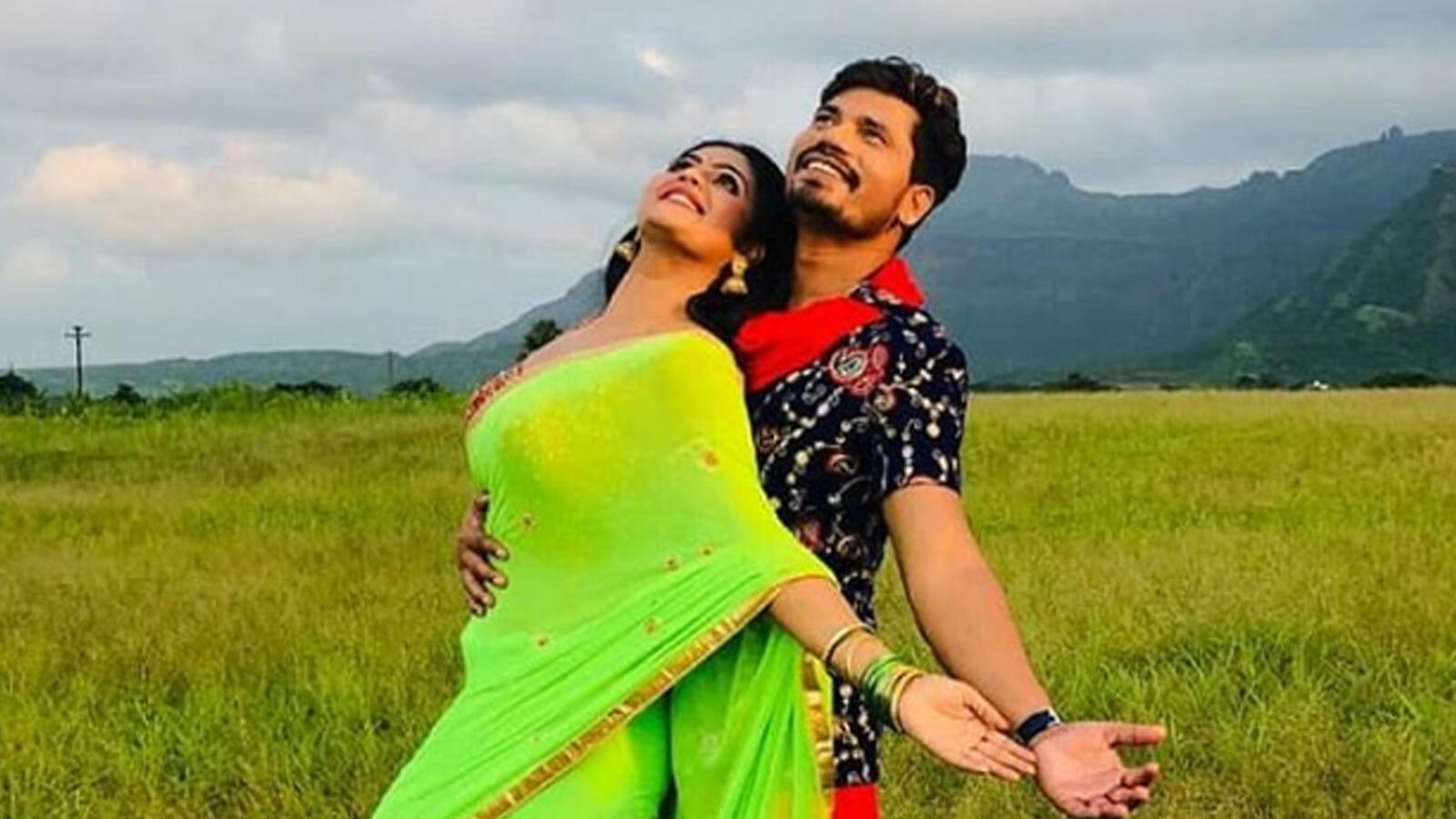 Bhojpuri actress Chandani Singh's romance video goes viral