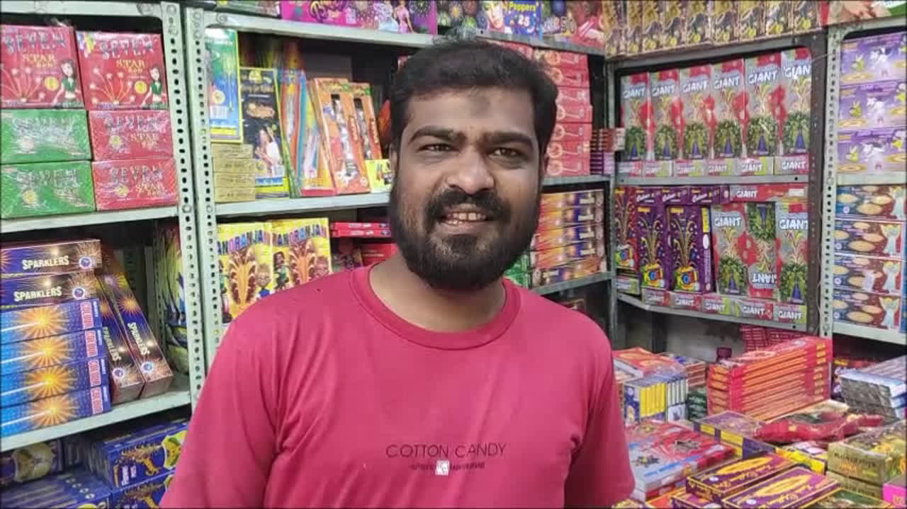 Crackers' sale is thanda this Diwali