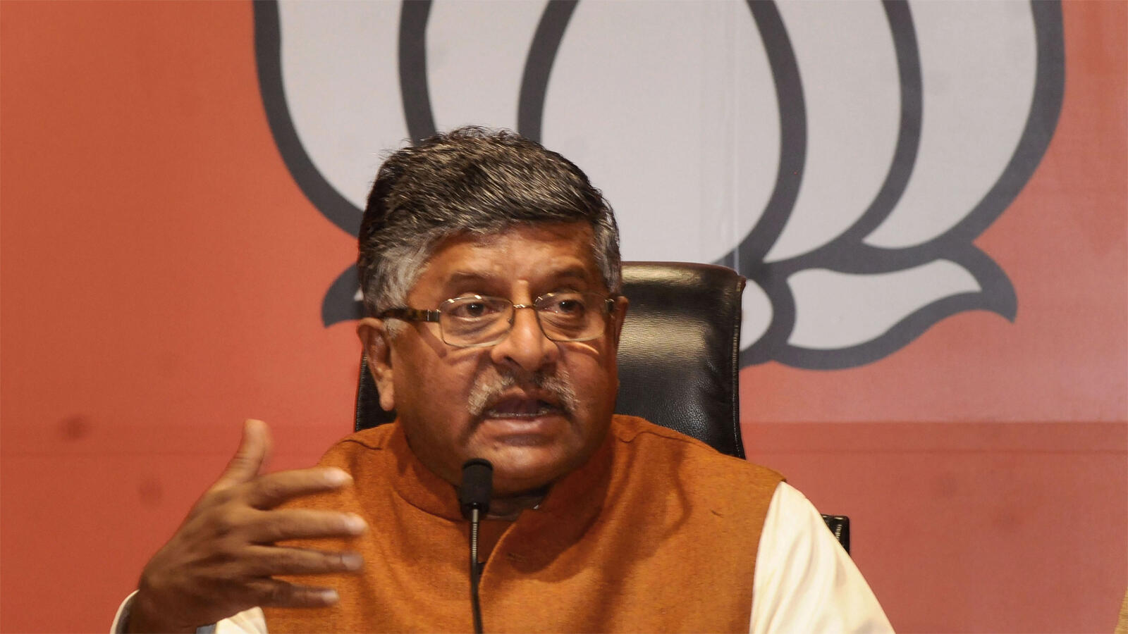 Rahul, Congress must apologise: BJP on Rafale verdict