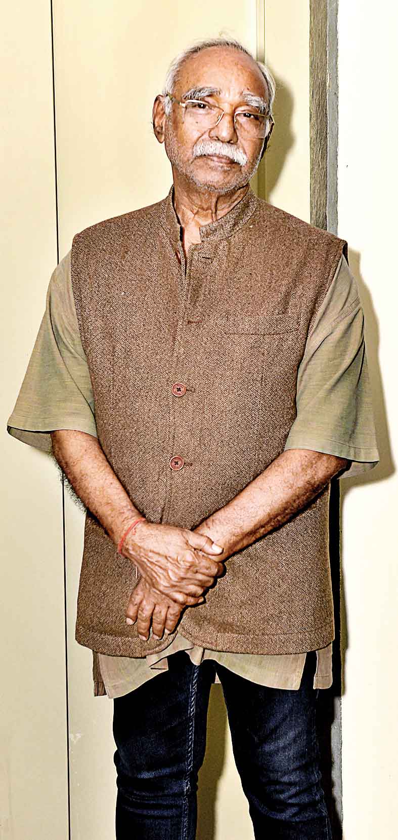 Artist Rohini Kumar pays tribute to his gurus with this exhibition ...