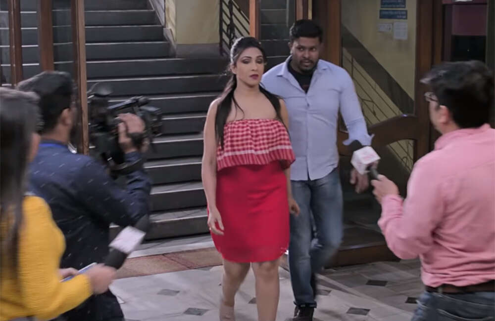 Purbo Poschim Dokkhin Uttor Ashbei Movie User Reviews & Ratings | Purbo ...
