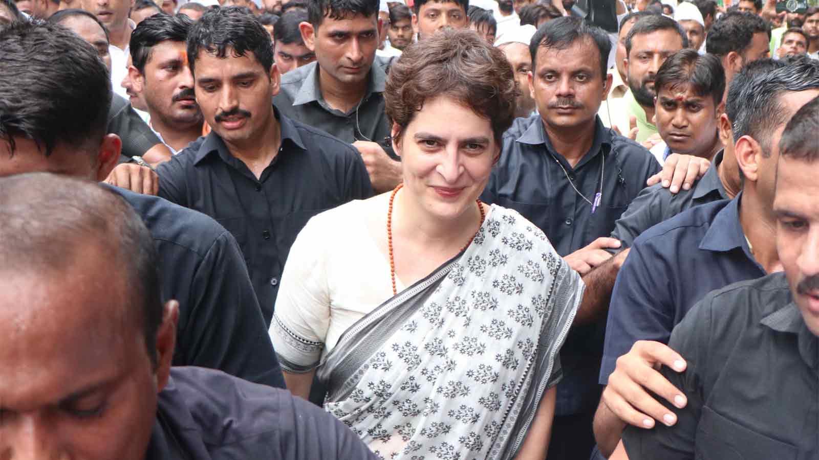 'Rajniti hai, hoti rehti hai': Priyanka Gandhi on SPG cover removal for ...