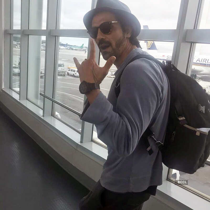 Pictures of Arjun Rampal flaunting his new look in platinum blonde hair ...