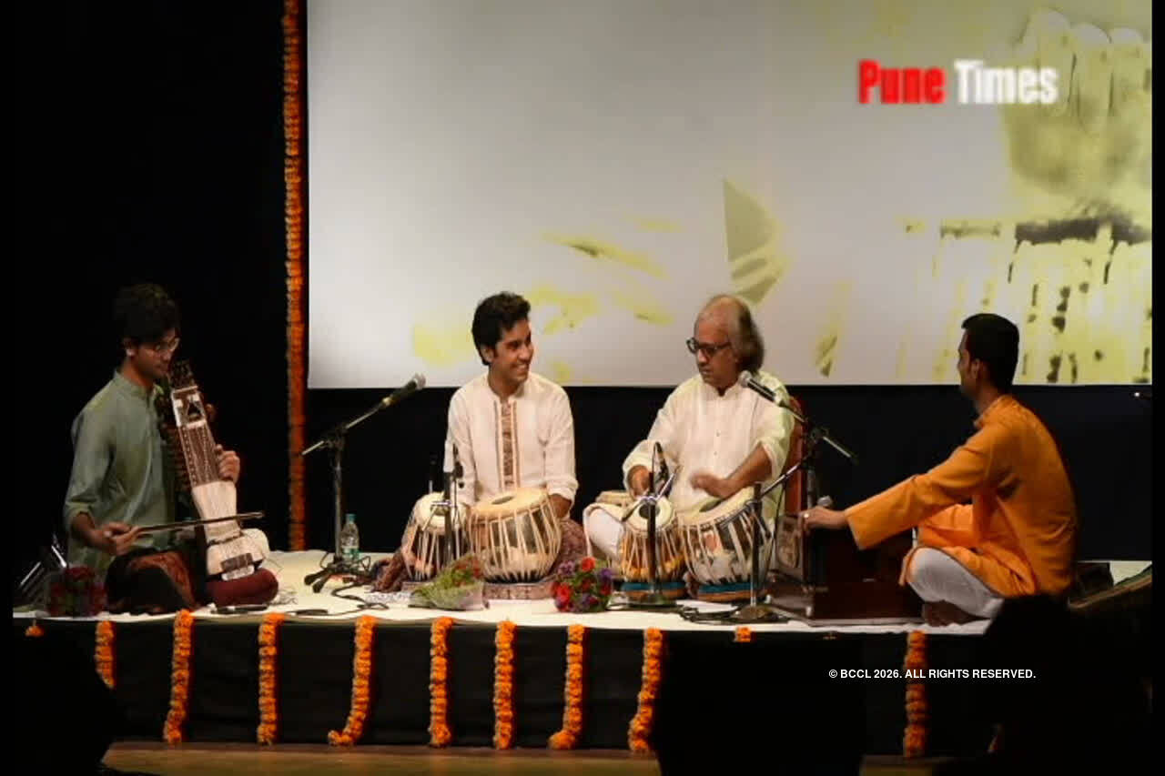 Pandit Nayan Ghosh performing in Pune