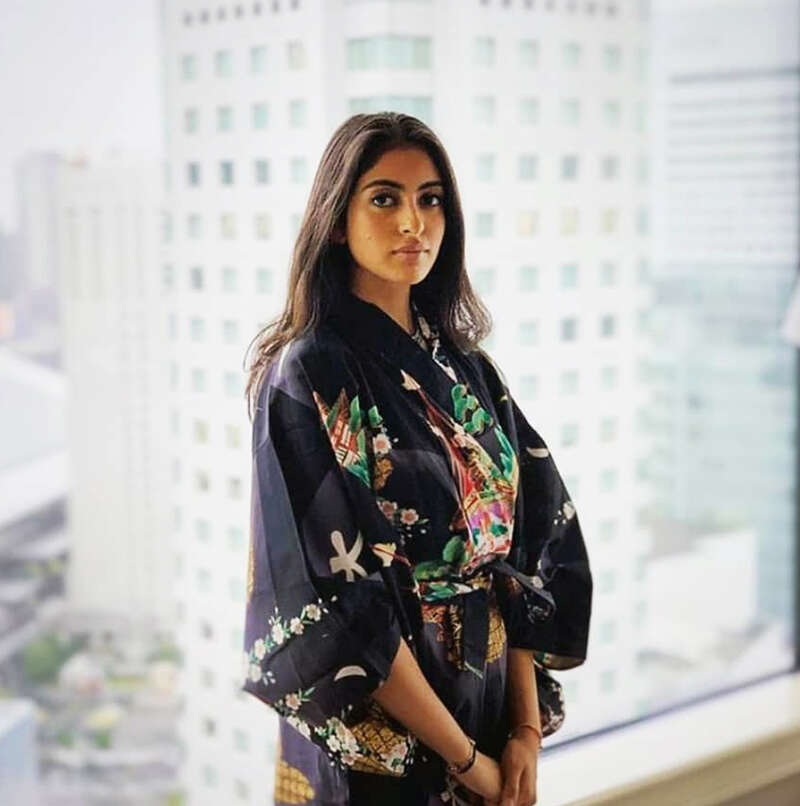 Navya Naveli Nanda is a stunner in saree, flaunts her 'white hair' in ...