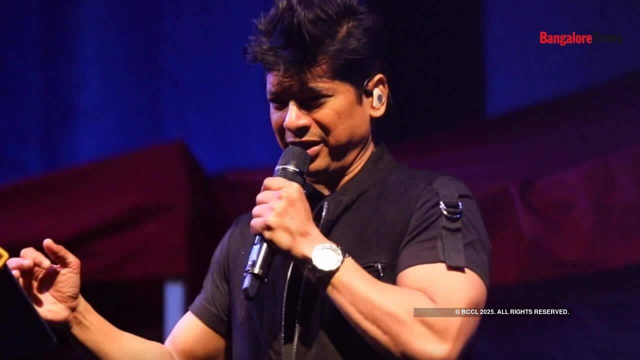 Shaan: Watch singer Shaan perform in Bengaluru