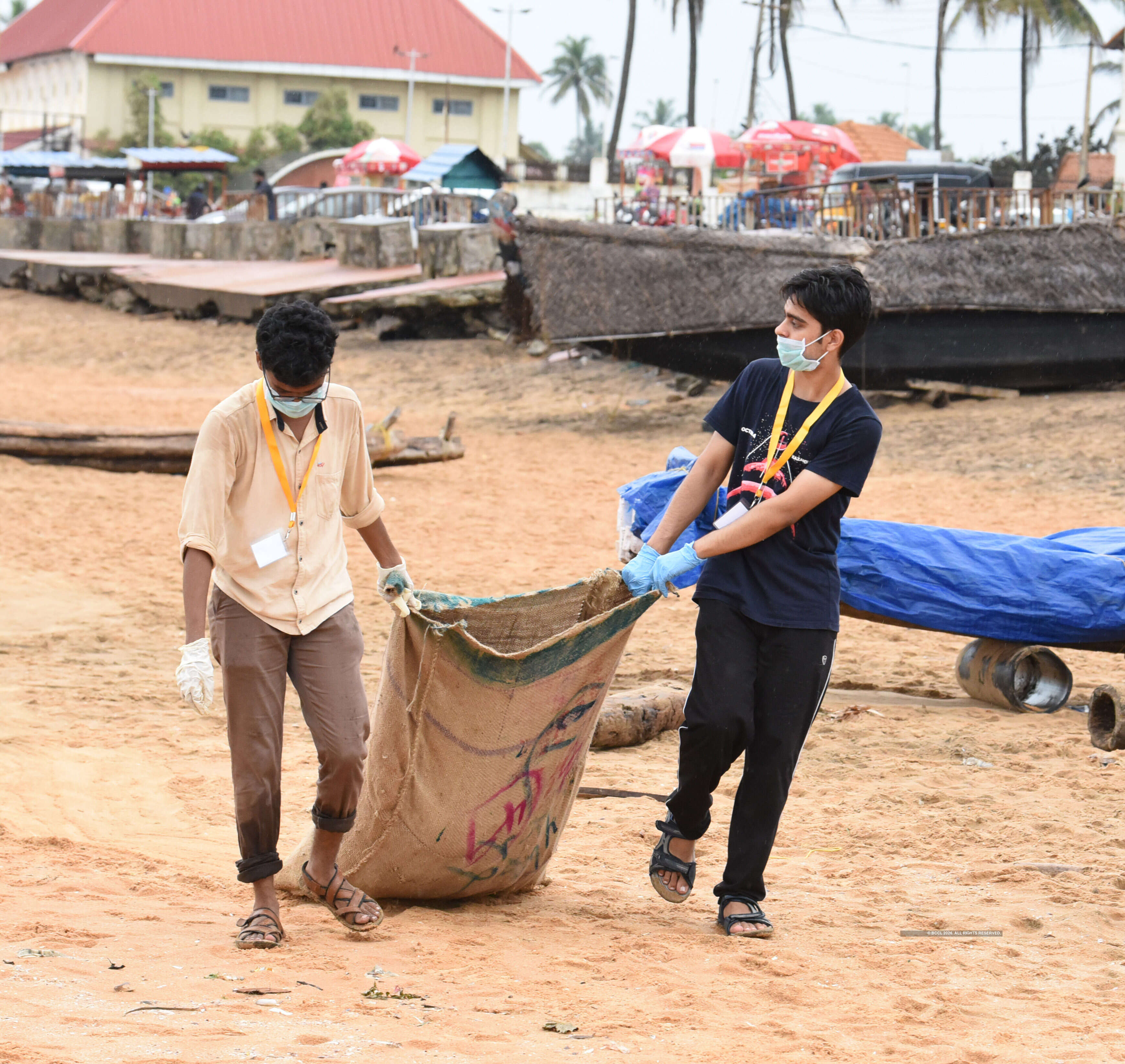 Trivandrum beach cleaning: Beach cleaning campaign