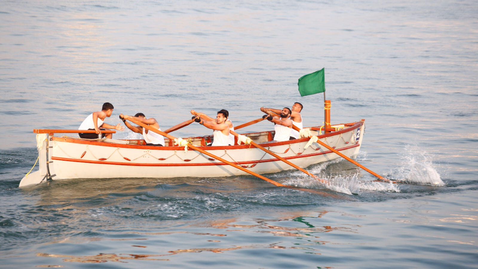 Watch: Anti-submarine warfare school wins boat pulling regatta