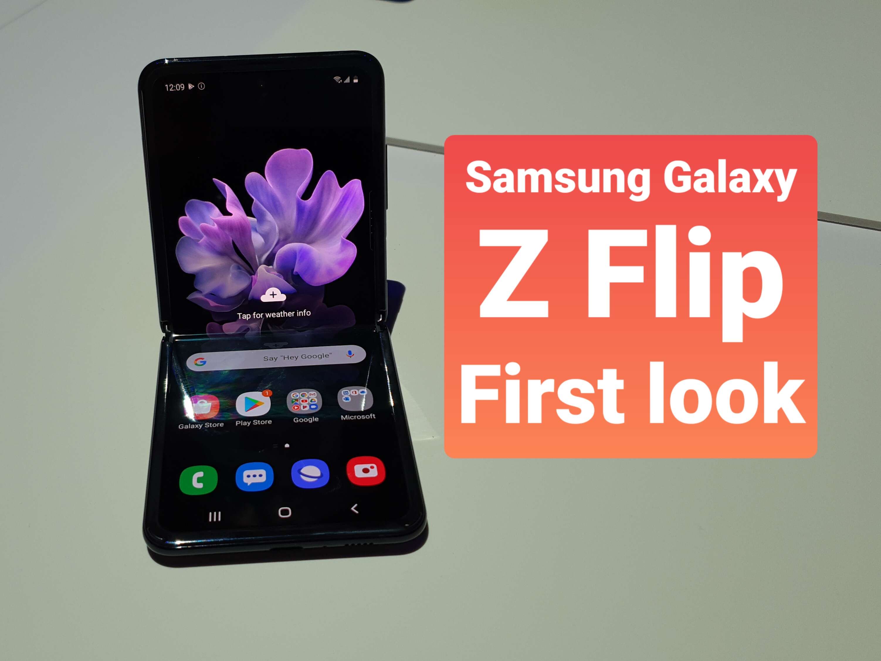 Samsung Galaxy Z Flip first look