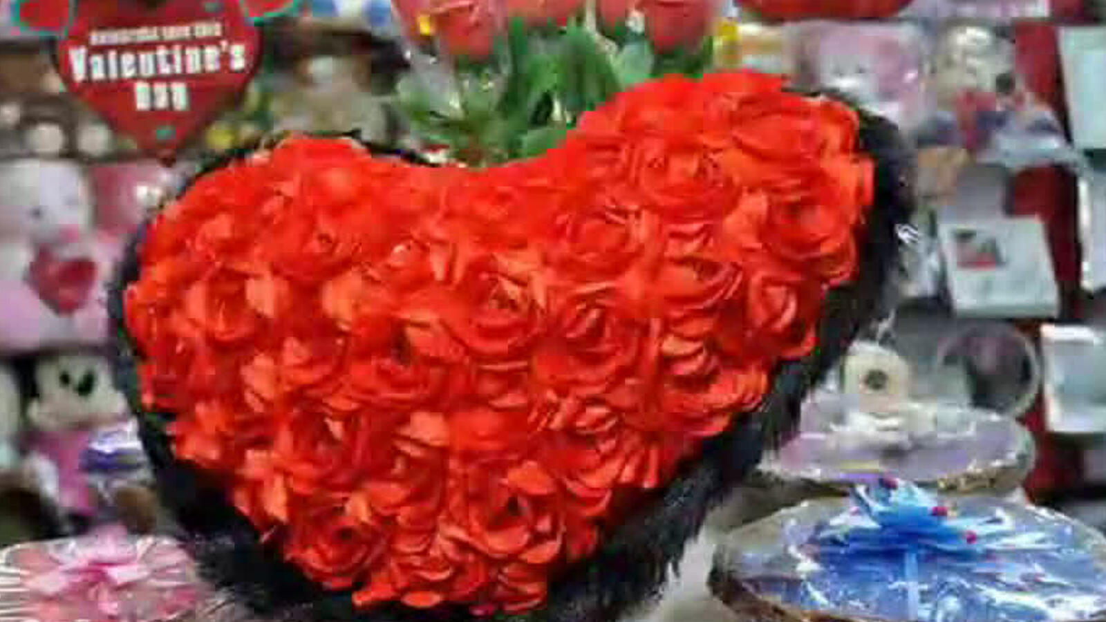 Roses, soft toys make for the grab on Valentine's Day