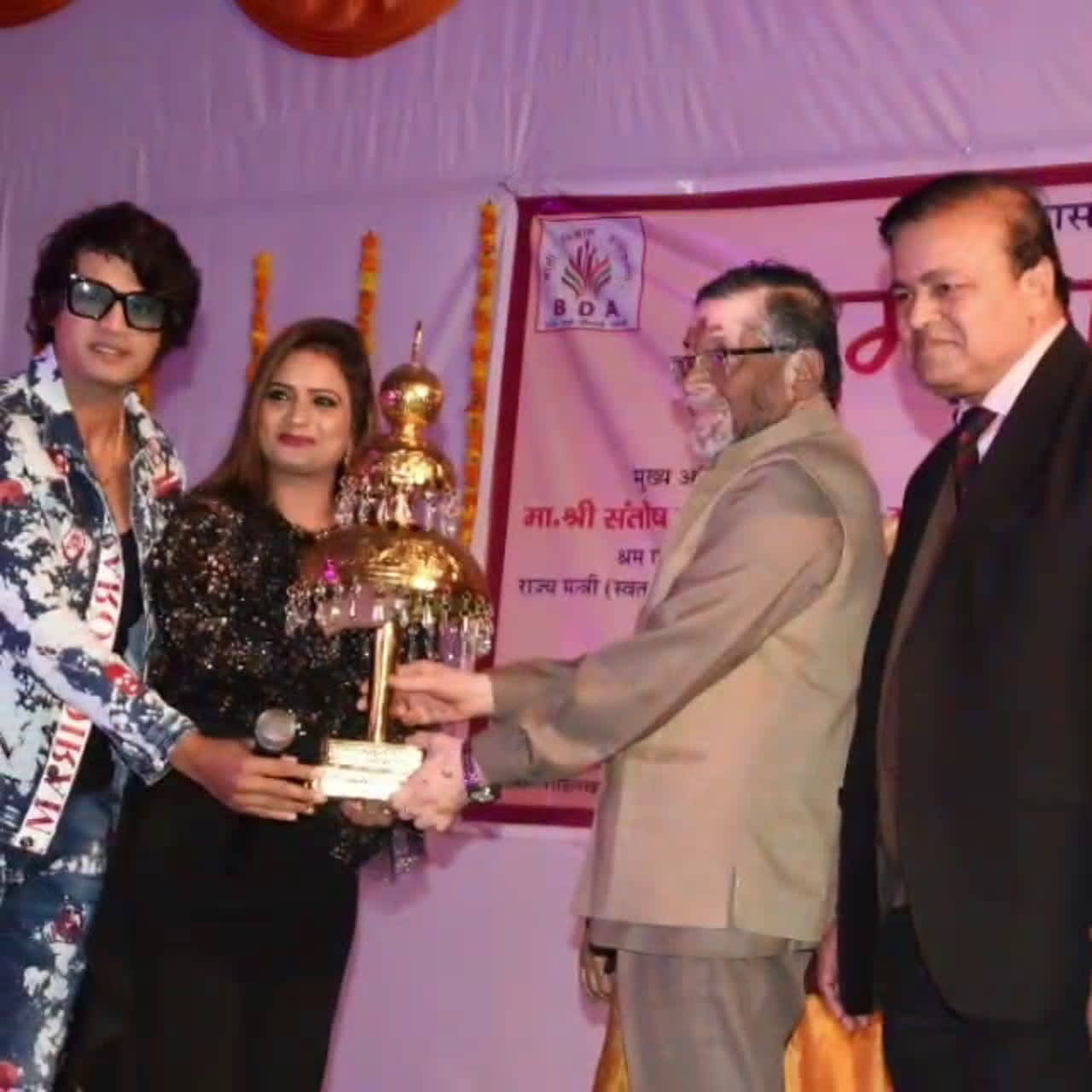 Jhumka Wala Bareilly finally gets its lost 'jhumka': 14ft tall iconic ...