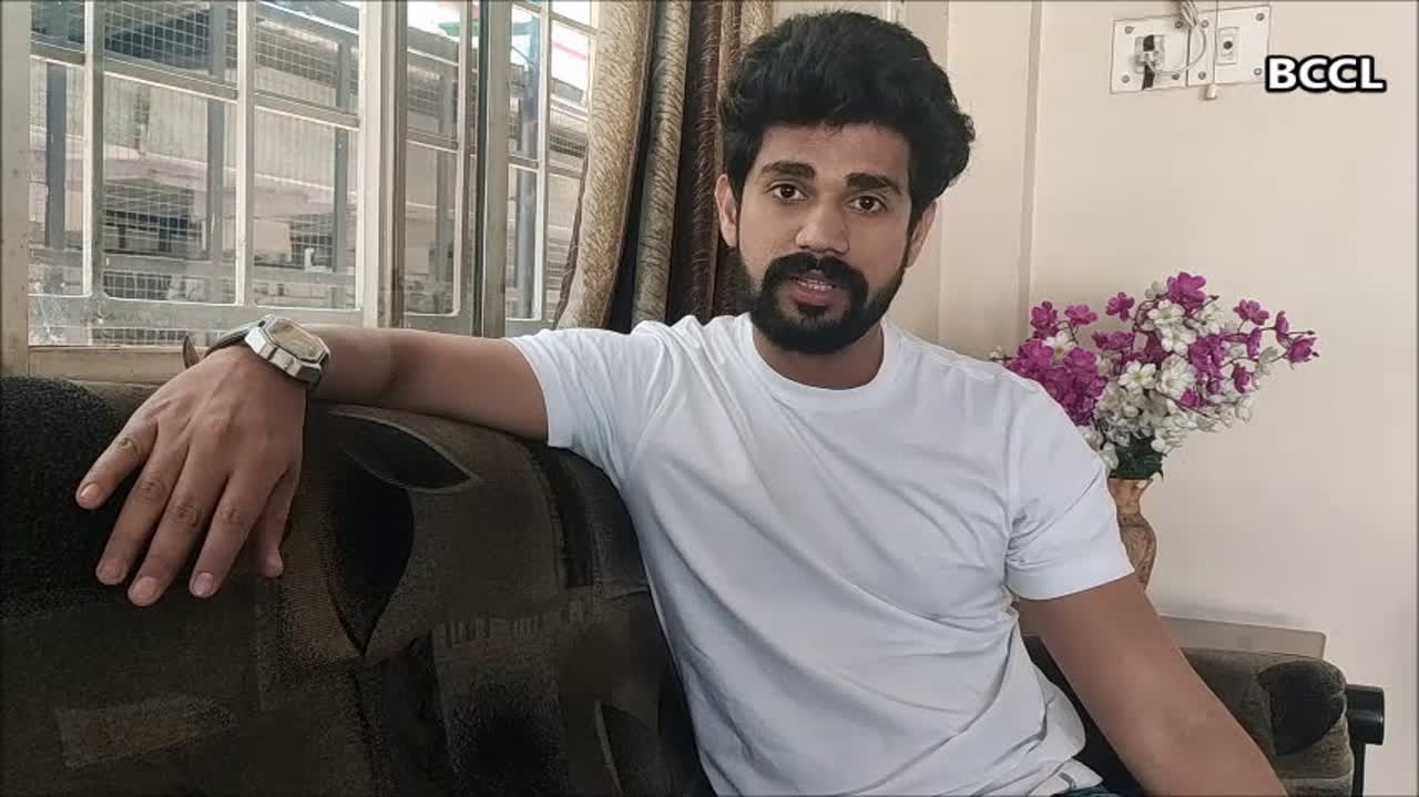 I love to watch plays be it commercial or experimental: Chetan Vadnere