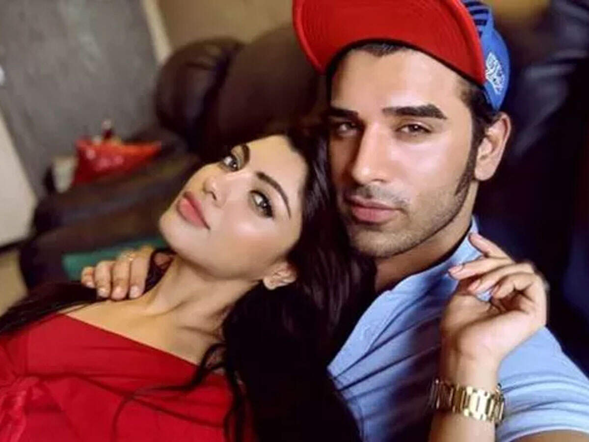 Bigg Boss 13's Paras Chabra is over girlfriend Akanksha, says am ...
