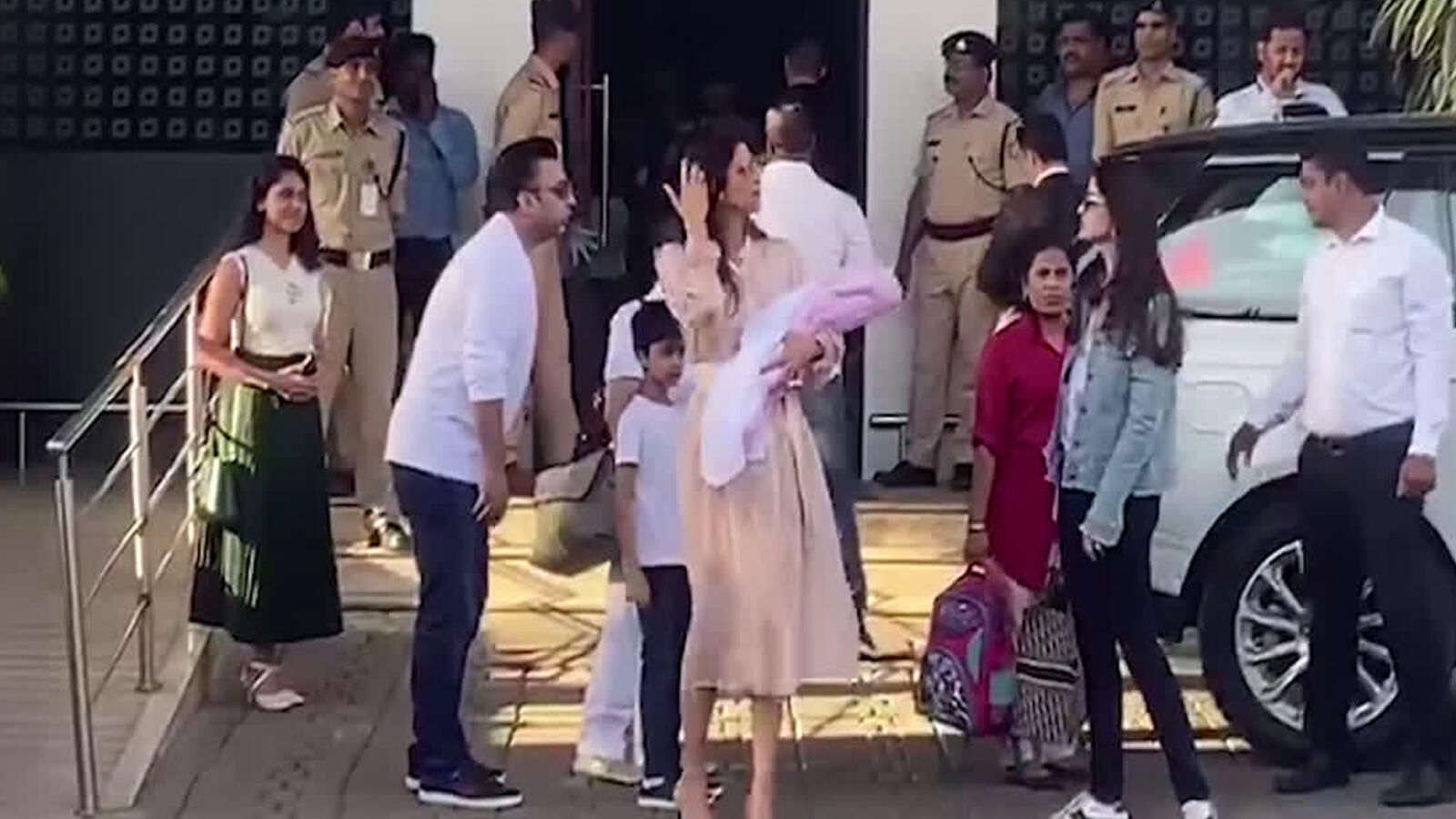 Shilpa Shetty spotted with new born daughter in Mumbai