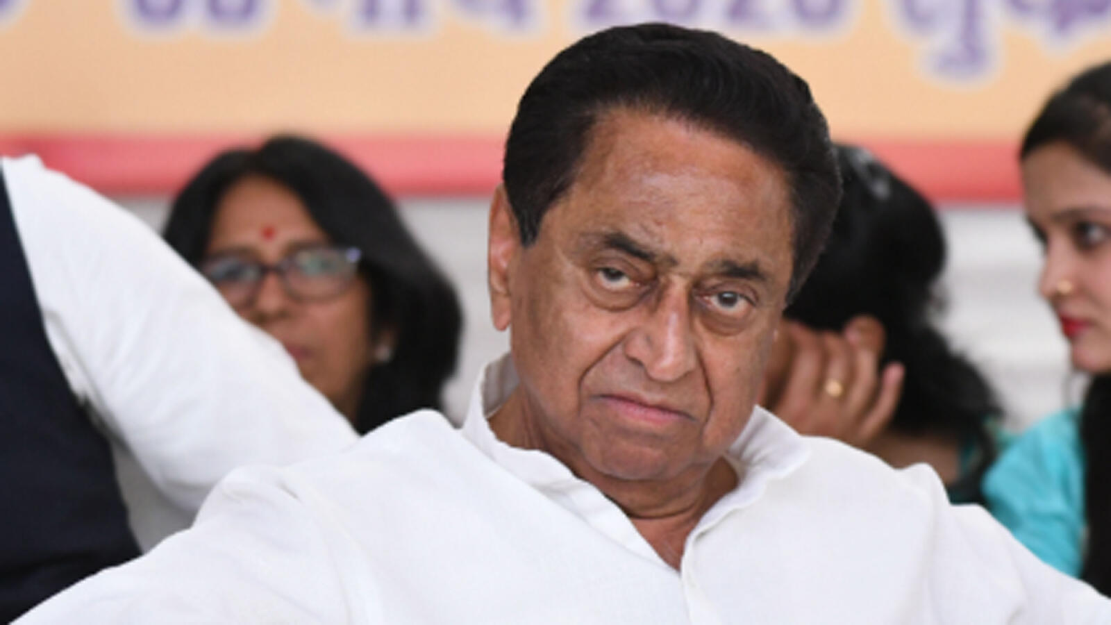 MP political crisis:SC issues notice to govt, Speaker