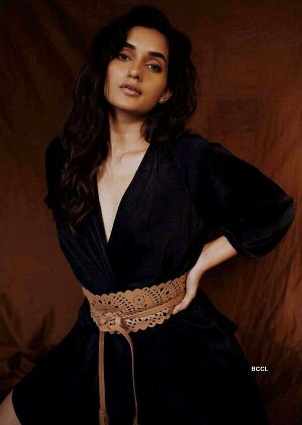 Roshni Sheoran Is Back In Black