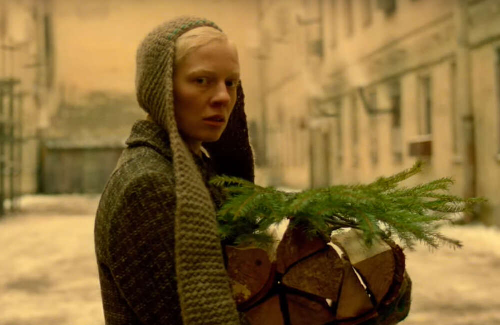 Beanpole Movie User Reviews & Ratings | Beanpole (2020) | Times Of India