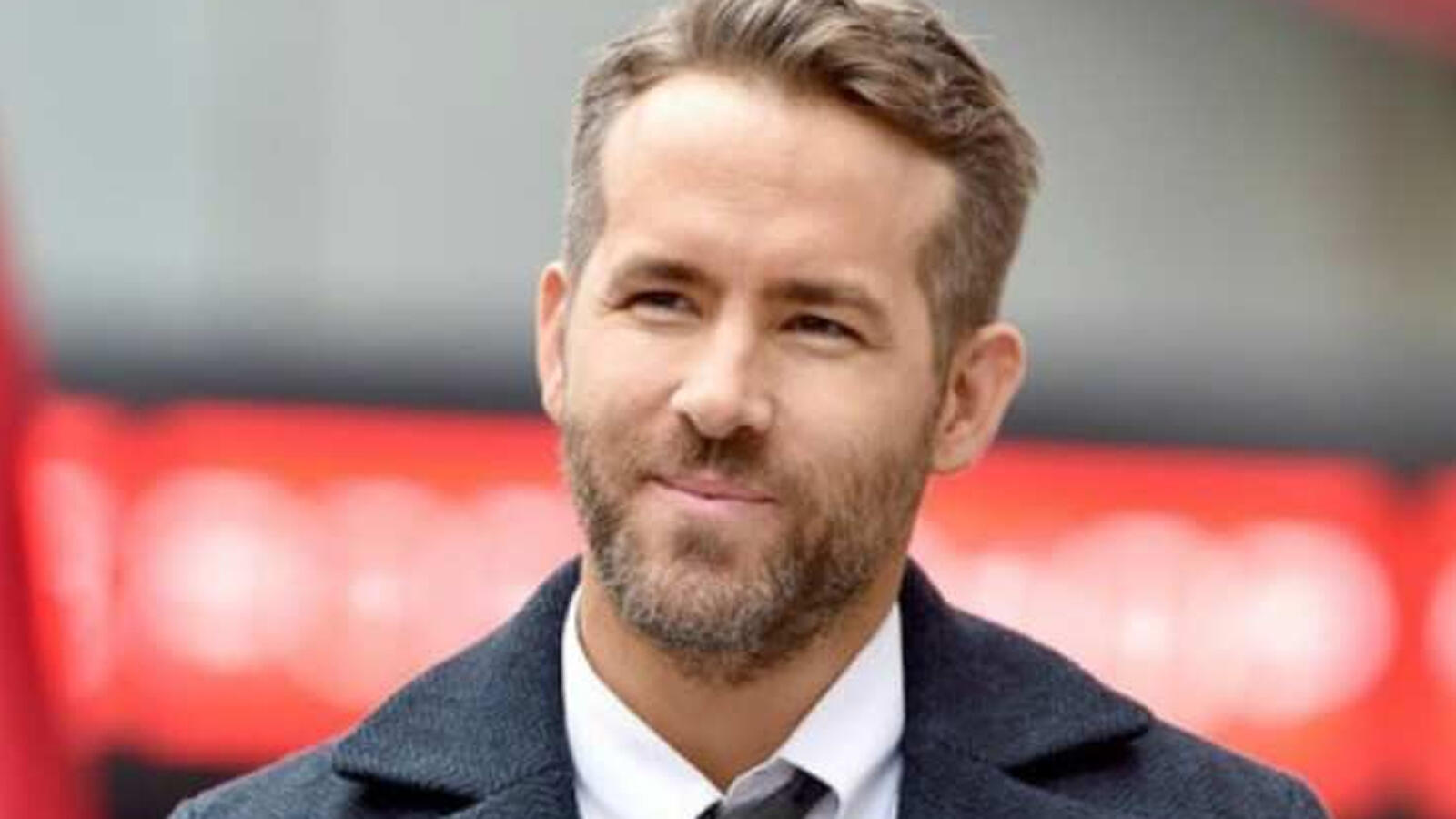 Ryan Reynolds call to plank the curve