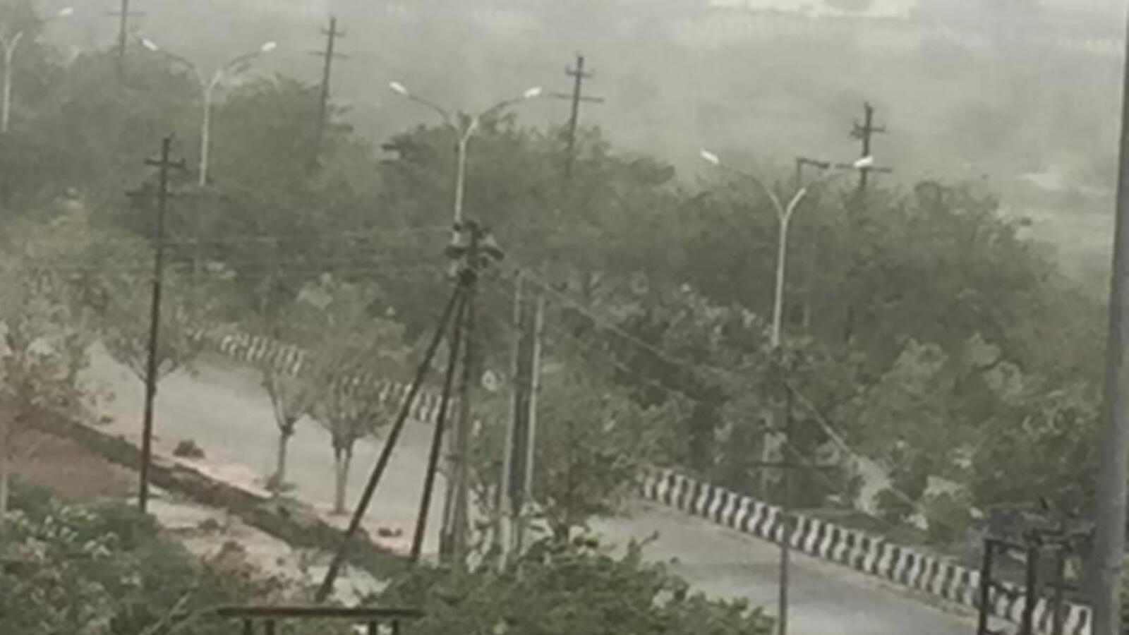 Rain, thunderstorm bring down temperature in Delhi-NCR